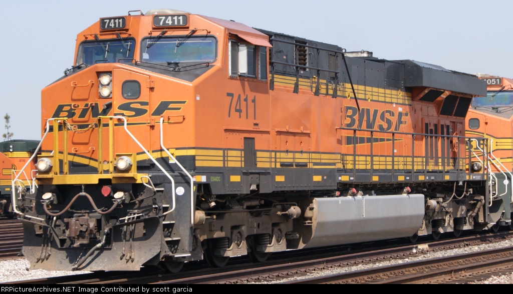 BNSF 7411